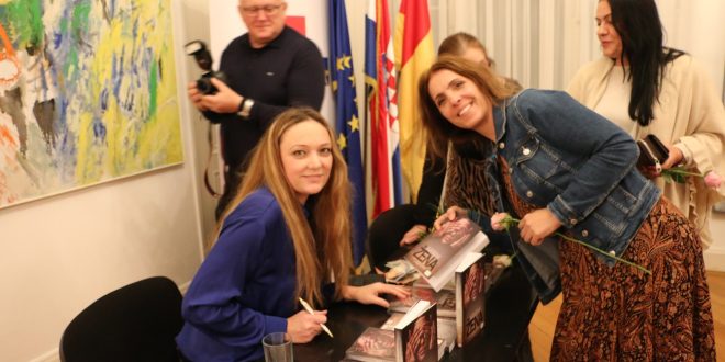 BERLIN: U Veleposlanstvu RH predstavljen novi roman "Njegova žena ...