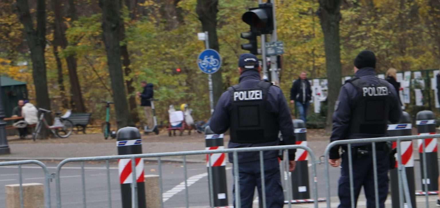 U ŠKOLI U NJEMAČKOJ: Velik broj policije, hitne službe i vatrogasci ...