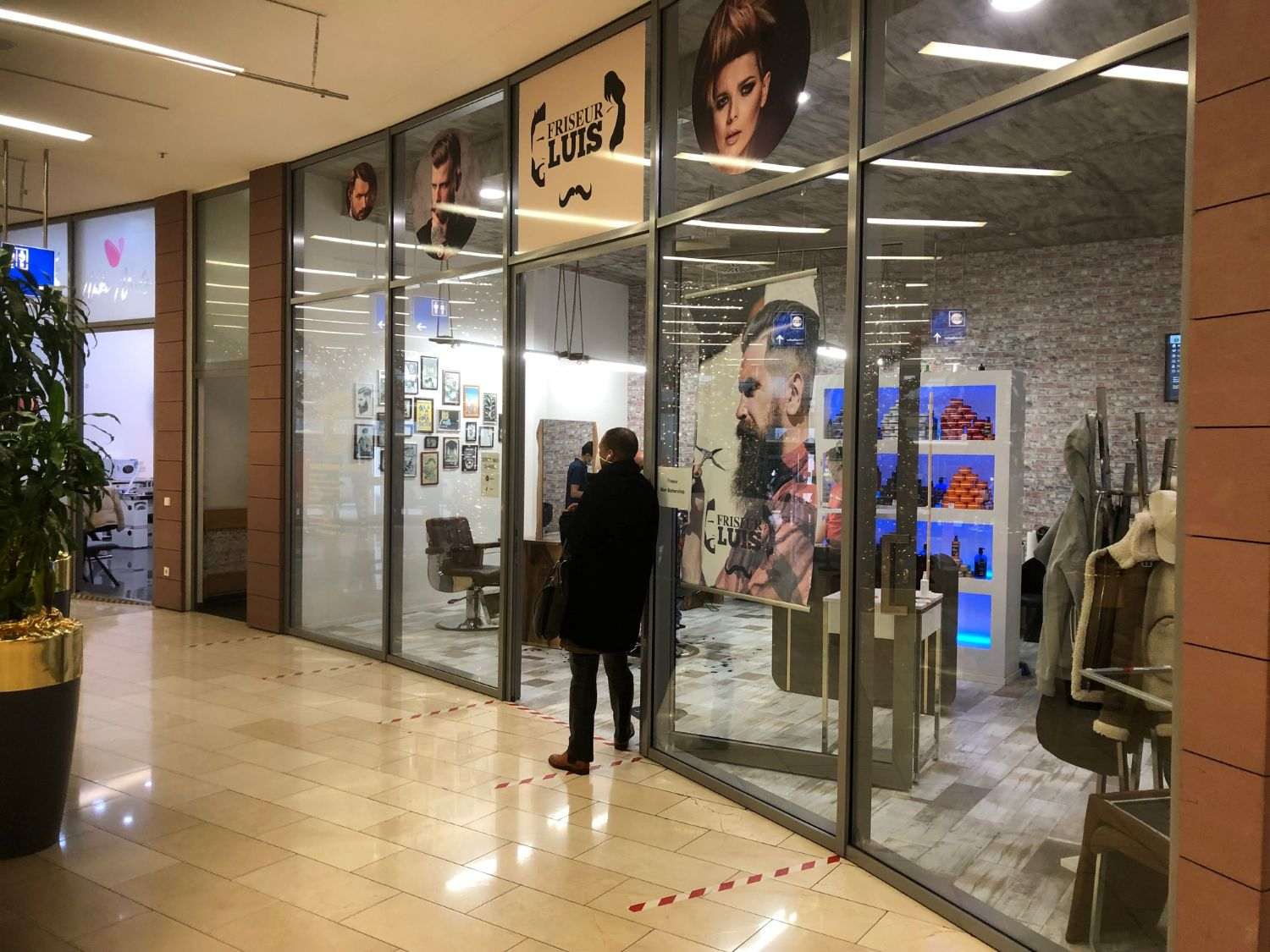 VELIKA KONTROLA: Njemačka policija napravila raciju u 30 frizerskih ...