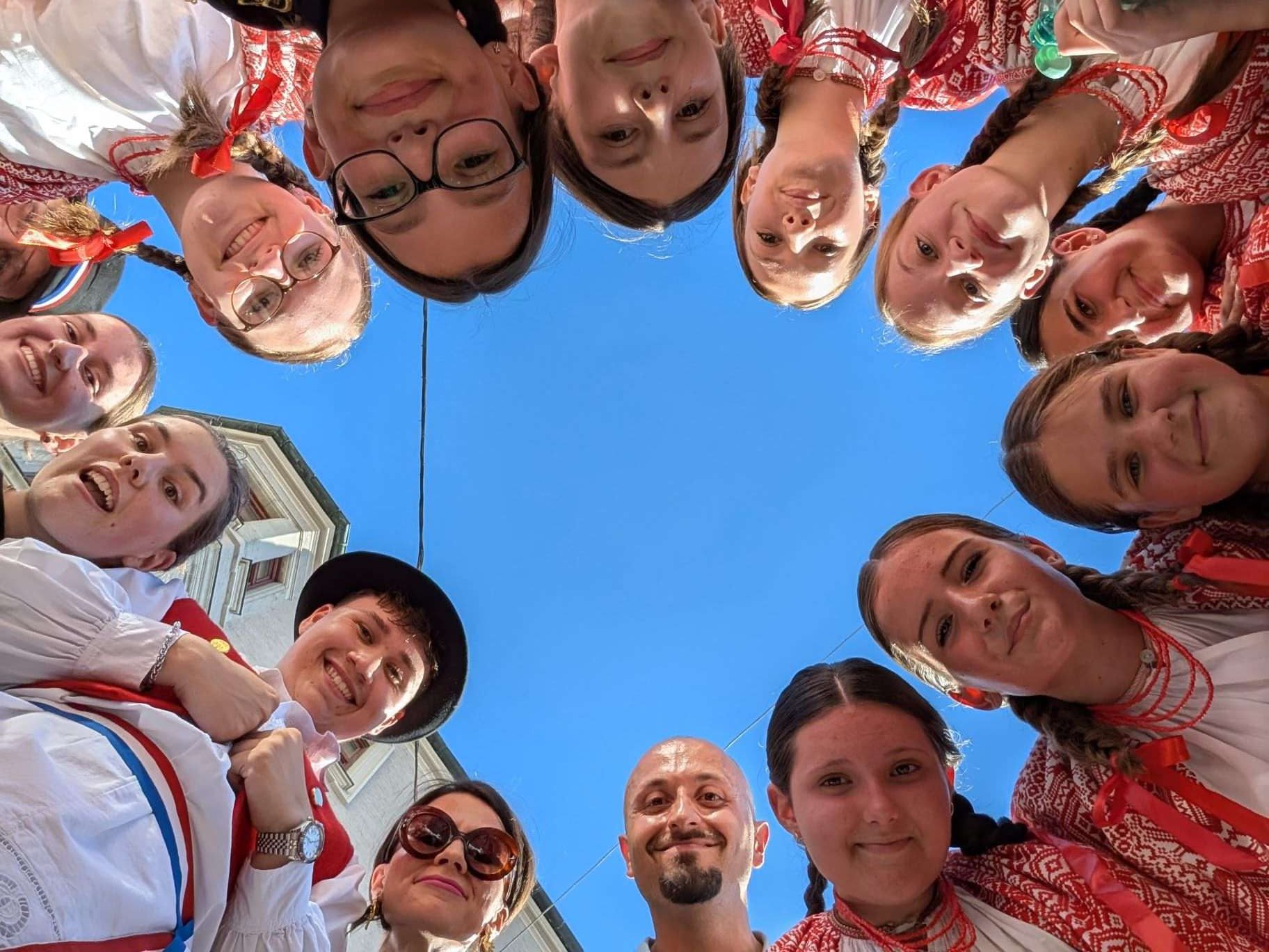 HRVATI NA LJETNOM FESTIVALU U AUGSBURGU: Zapaženi su po narodnim nošnjama, glazbi i ...