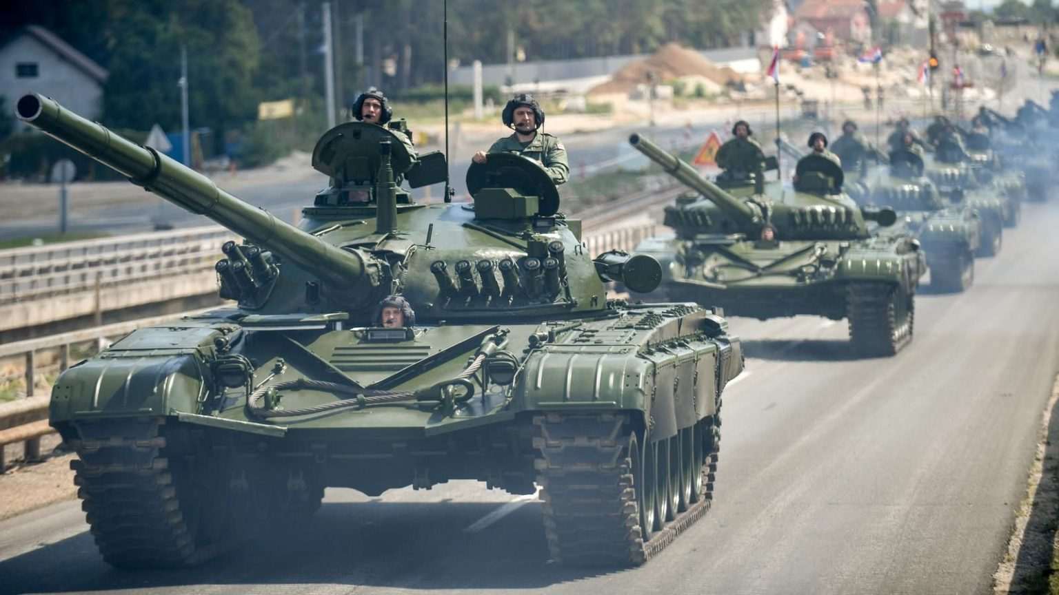 SVE JE SPREMNO ZA POČETAK MIMOHODA: Tenkovi i ostala motorizirana ...