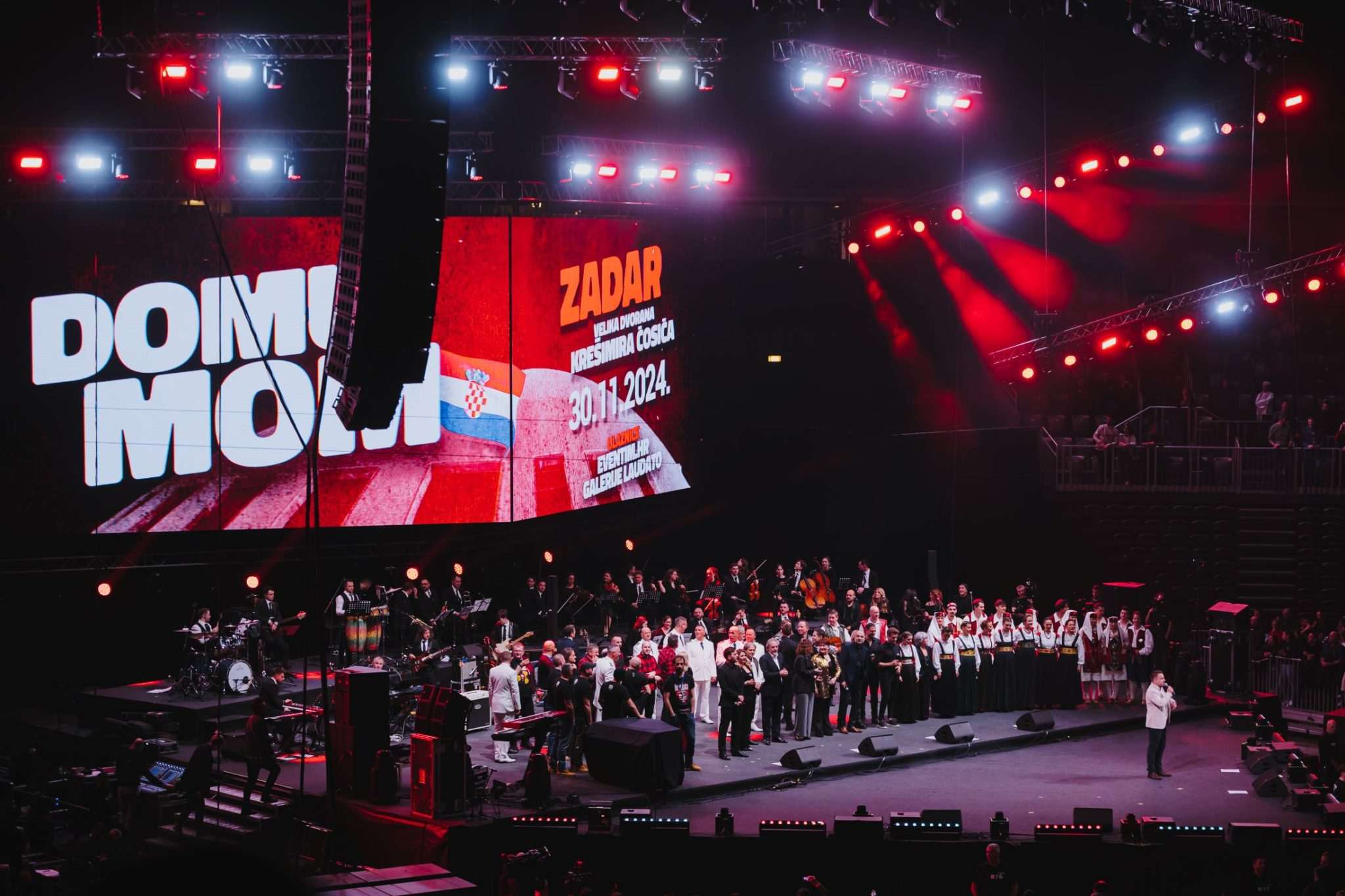 DOMOLJUBNI SPEKTAKL U ARENI ZAGREB: Uz Bulića i Škoru na bini veliko ...